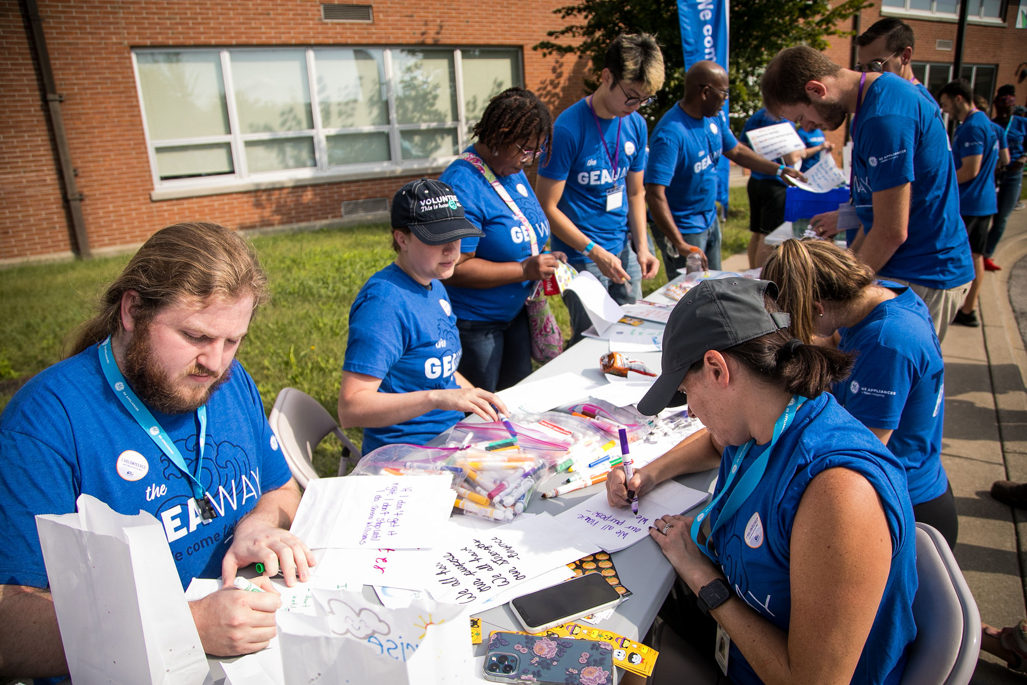 GE Appliances’ Blue Wave Takes Over Louisville | GE Appliances Pressroom