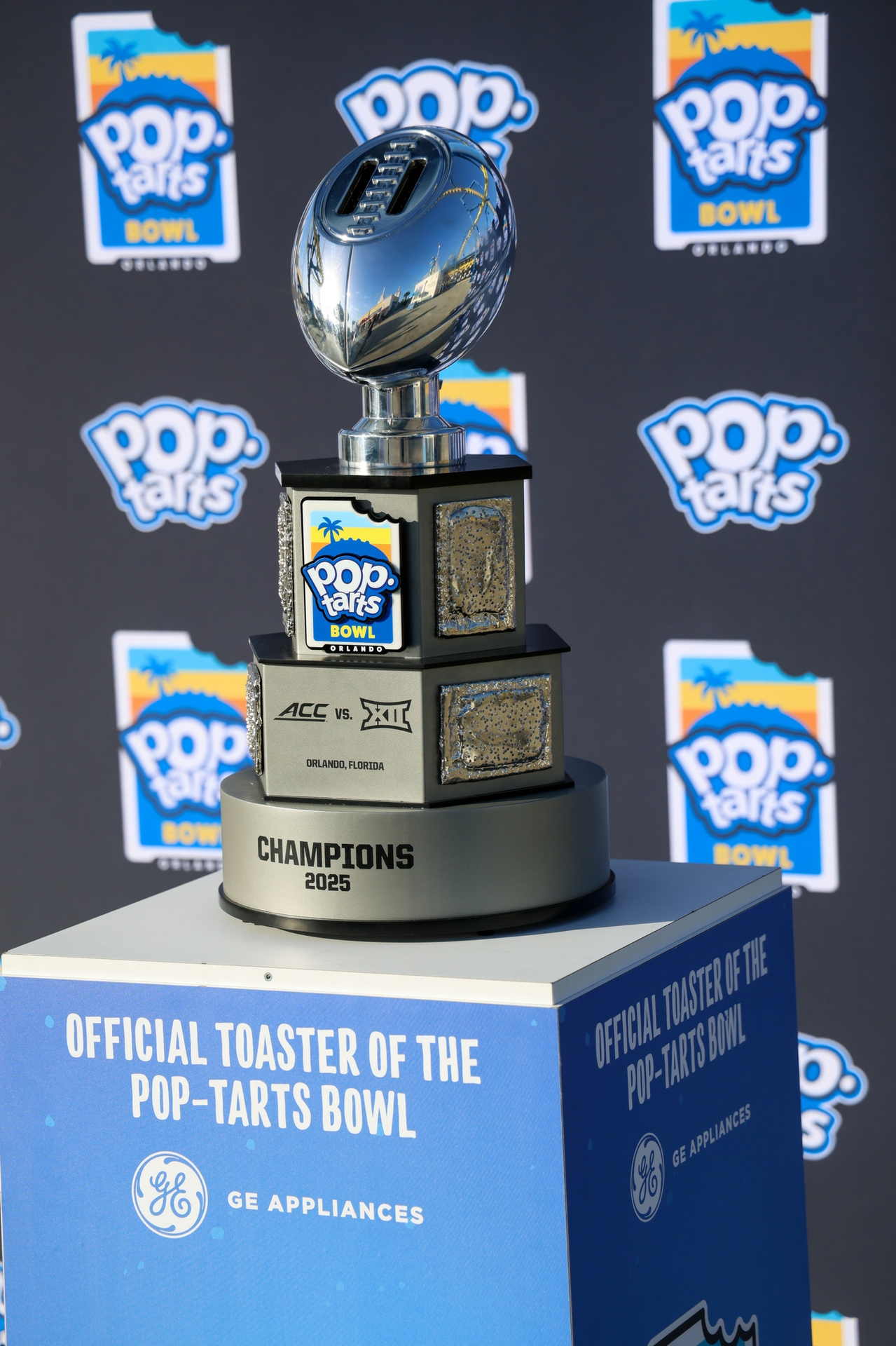 Pop-Tarts Bowl, GE Appliances Co-Create Interactive Toaster Trophy for ...
