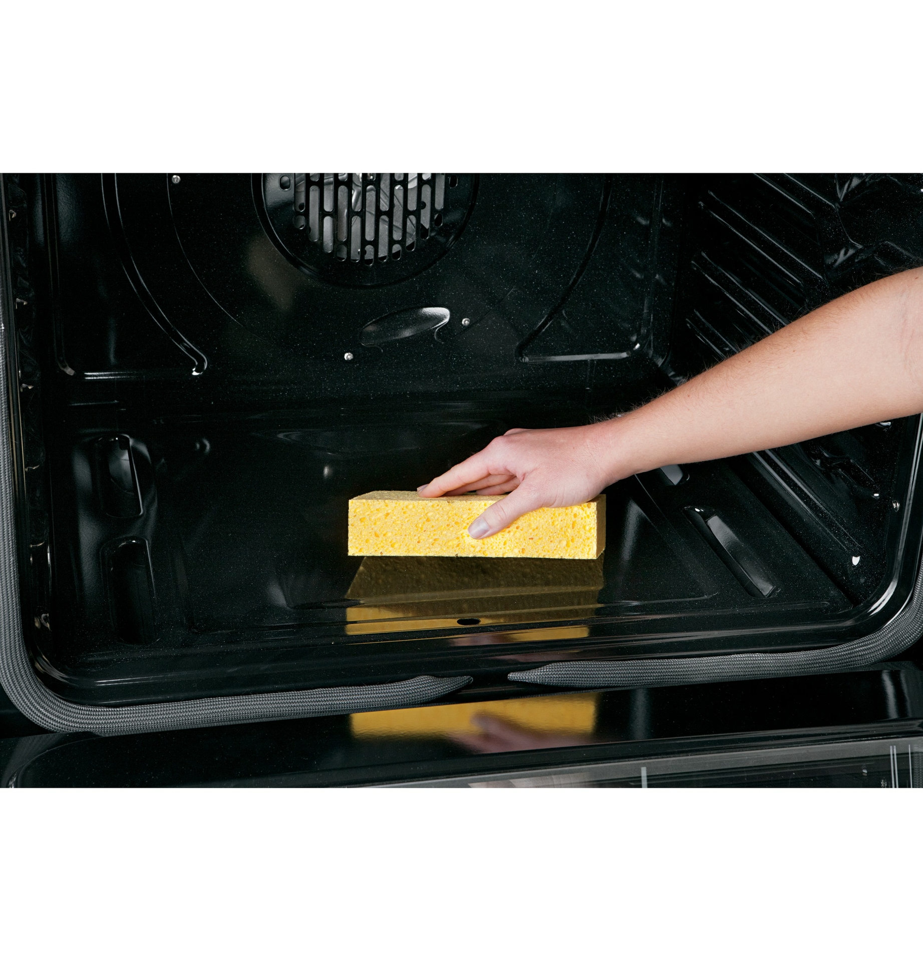 From Grime to Shine: The Ultimate Guide to Cleaning Your Oven | GE ...