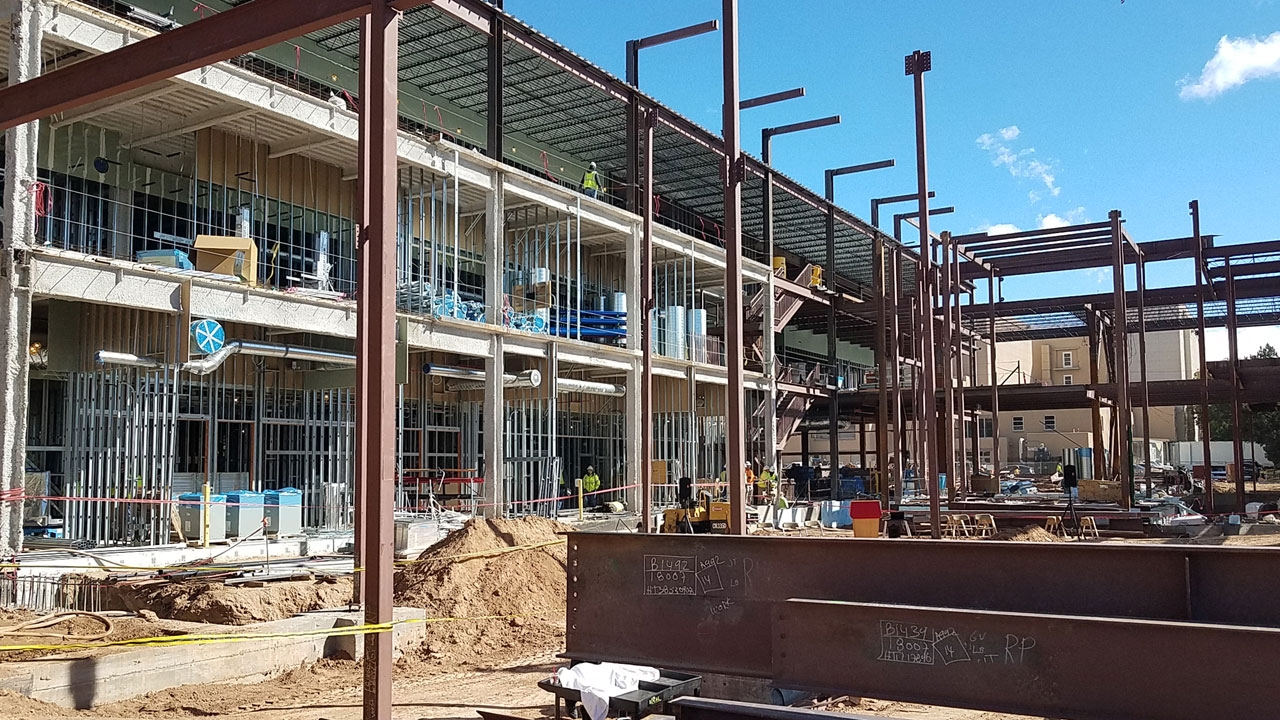 UNM celebrates PAÍS with beam raising ceremony | UNM UCAM Newsroom