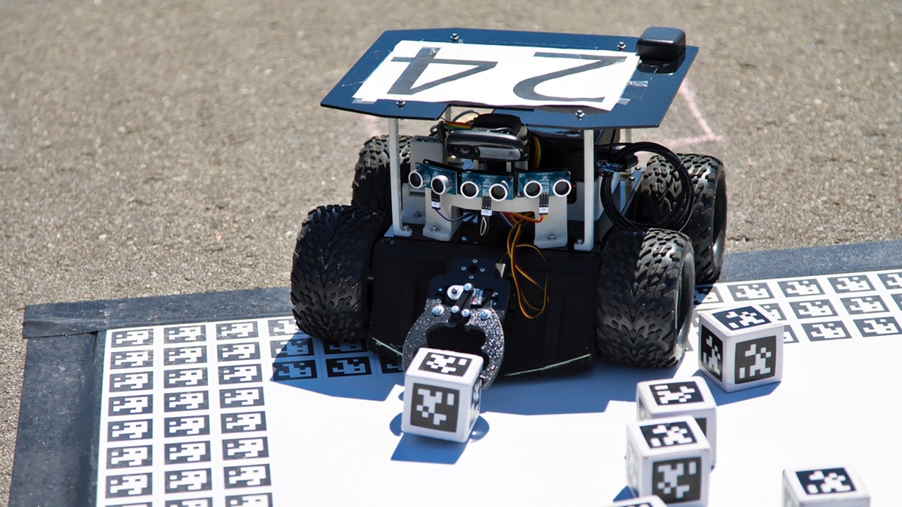 Swarmathon covers Smith Plaza with robots | UNM UCAM Newsroom