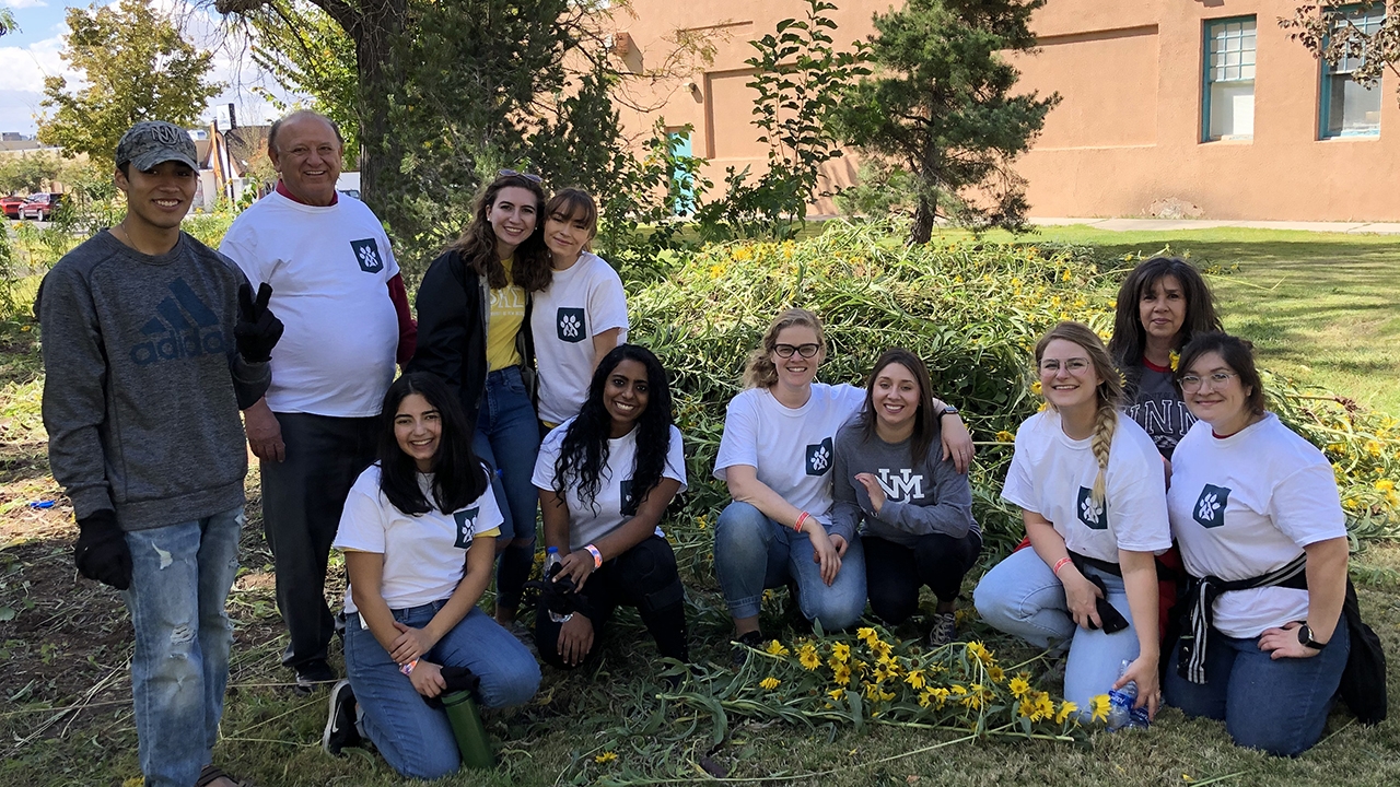 ASUNM Community Experience facilitates Fall Frenzy to cleanup campus ...