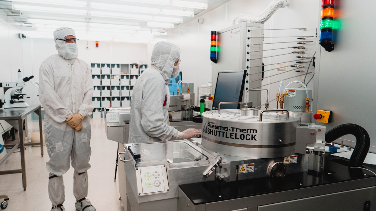 Center for High Technology Materials to host 40th-anniversary celebration | UNM UCAM Newsroom