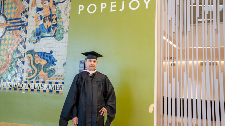 Photo | Guillermo at Popejoy | UNM UCAM Newsroom