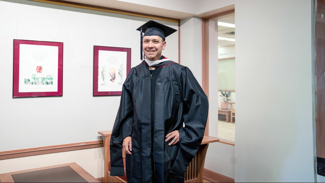 2025 Inspiring Graduate | Guillermo Caraveo | UNM UCAM Newsroom
