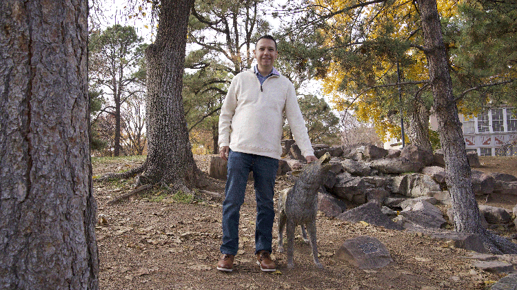 Photo | 2025 Inspiring Graduate | Guillermo Caraveo | UNM UCAM Newsroom
