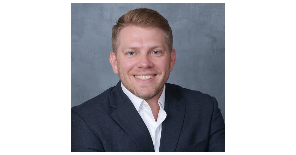 Joe Hughes with Associated Bank recognized by Latino Entrepreneurial ...