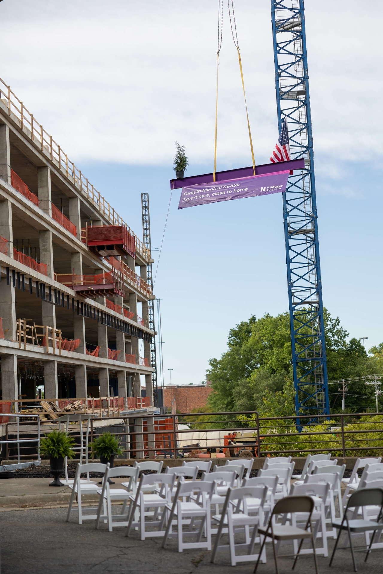 Novant Health, Vannoy Construction top out new critical care tower at ...
