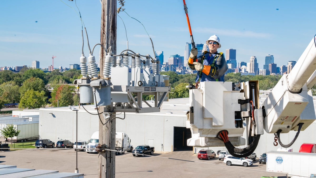 Thank You, Xcel Energy Lineworkers | Xcel Energy Stories