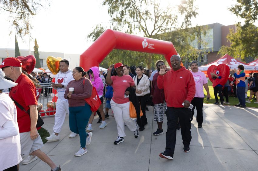 Photo | Kern County Heart and Stroke Walk participants start walking ...
